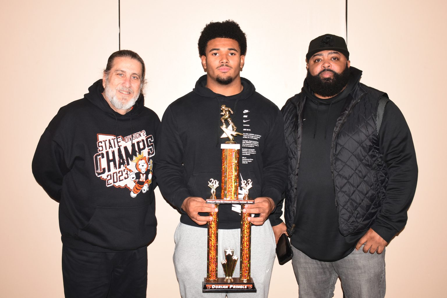 Dorian Pringle Receives Touchdown Club Award - MassillonTigers.com
