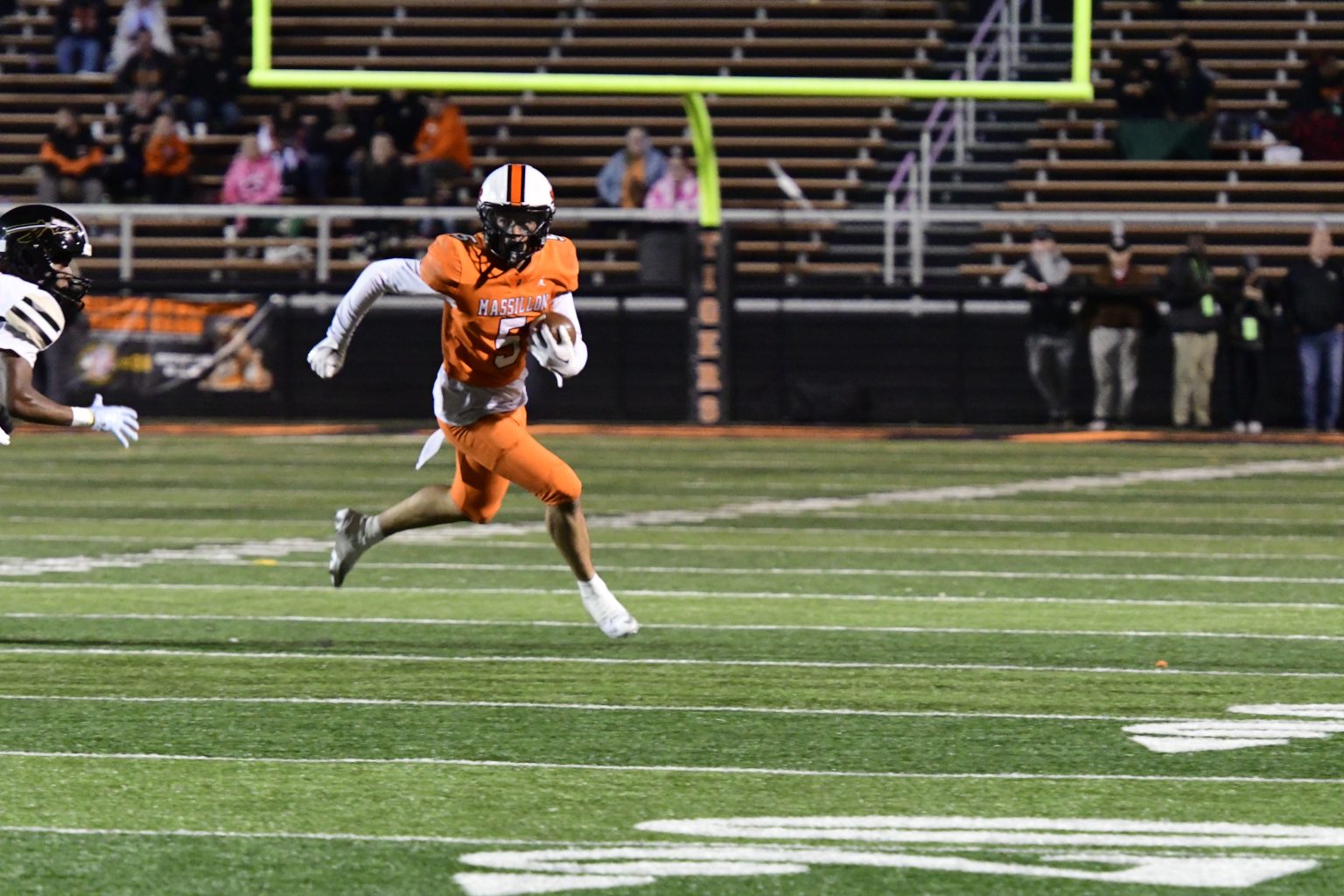 Massillon Wears Down Warren Harding in 42-10 Victory - MassillonTigers.com